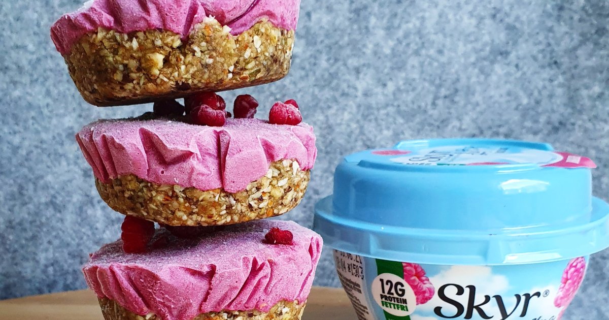 Raw kaker med bringebær - Q Meieriene